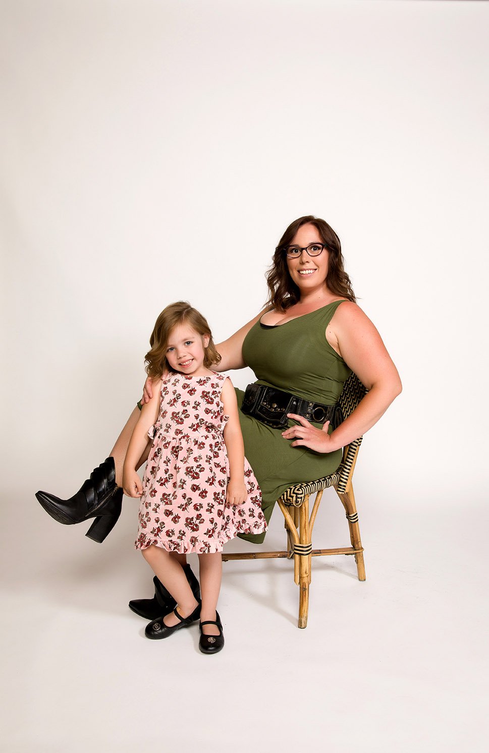 Hot Moms Fashion - Yellow Scene Magazine